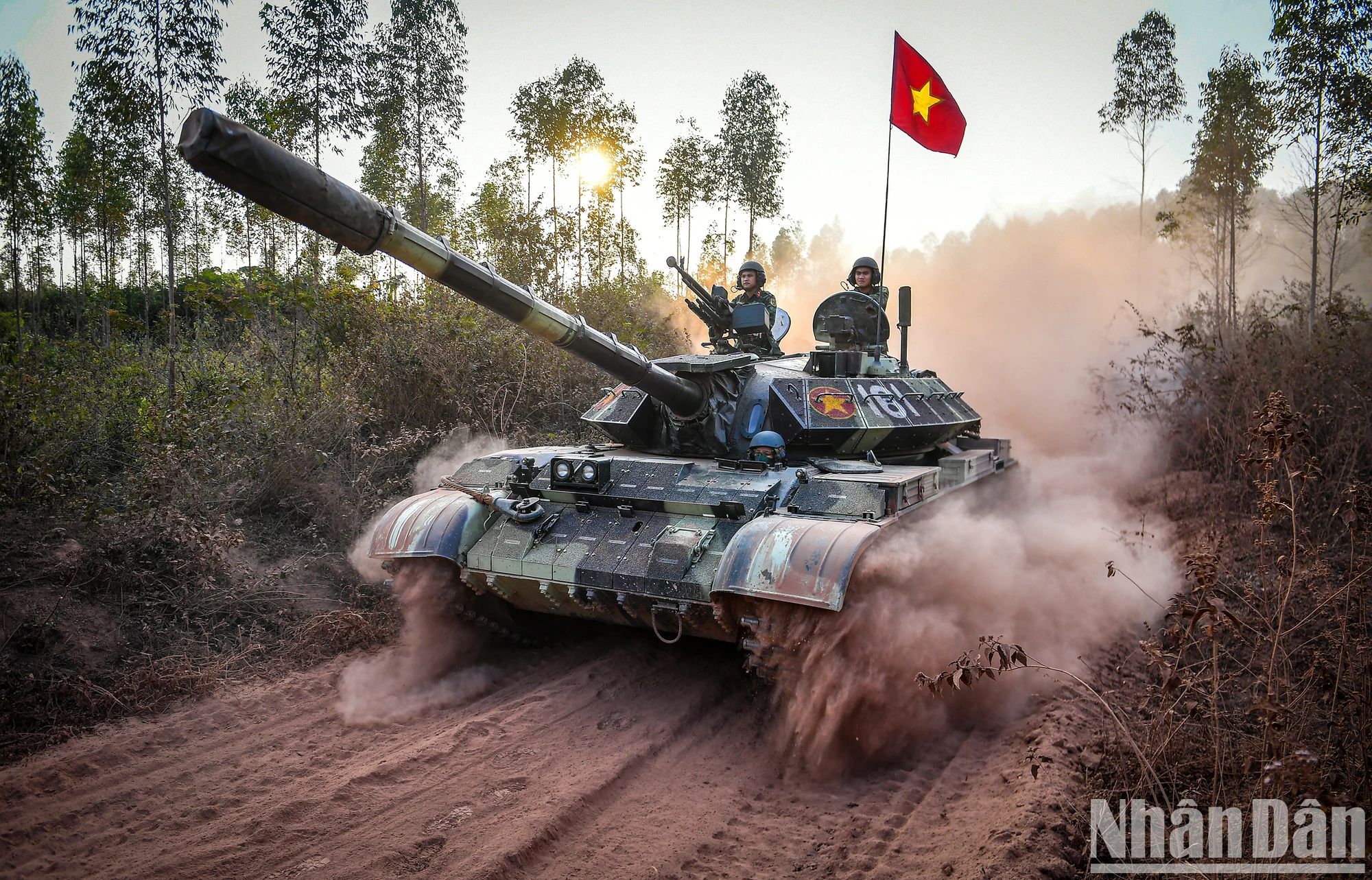 Cận cảnh dàn xe tăng T-54/55 cải tiến của lực lượng Tăng-thiết giáp