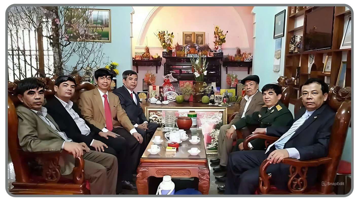 A teaching family with 15 Party members