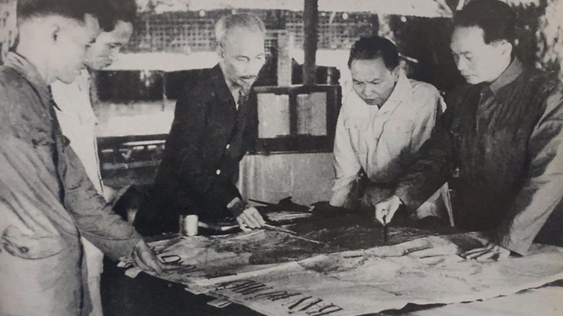 Bộ Chính trị họp bàn, quyết định mở Chiến dịch Điện Biên Phủ vào ngày tháng năm nào?