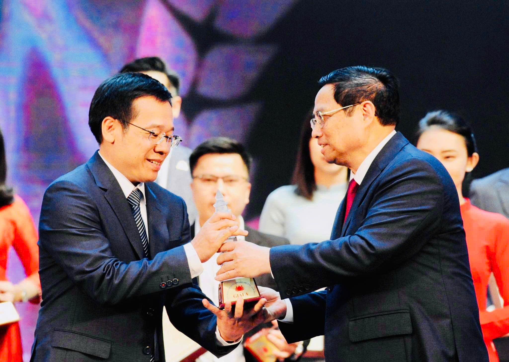 Nhà báo Đỗ Doãn Hoàng: Thước đo cao quý nhất là… đã cống hiến được gì ...