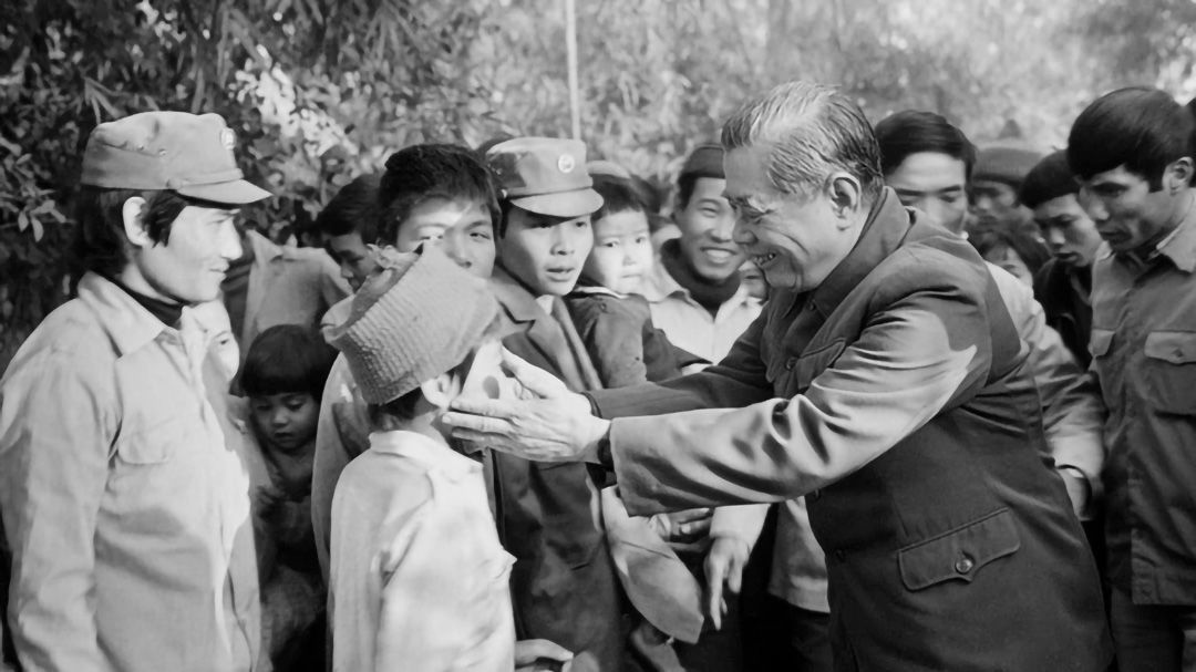 Tổng Bí thư Nguyễn Văn Linh với phong cách lãnh đạo gần dân, tin dân và ...