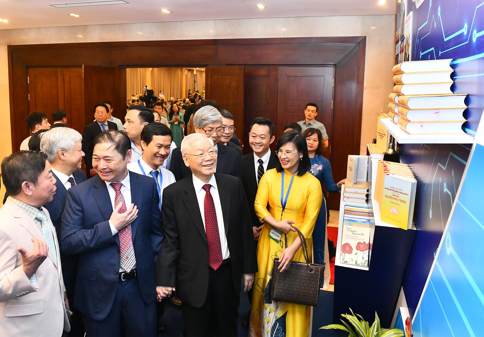 Tác phẩm của Tổng Bí thư Nguyễn Phú Trọng tiếp cận từ góc độ học tập và ...