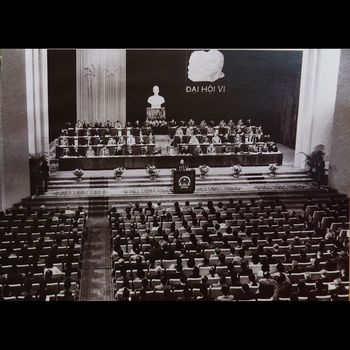 Thực hiện mục tiêu độc lập dân tộc và chủ nghĩa xã hội ở Việt Nam giai đoạn 1975-1986